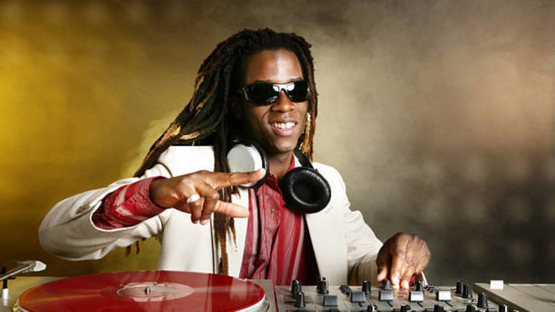 THE NEW WRNG HOT RADIO